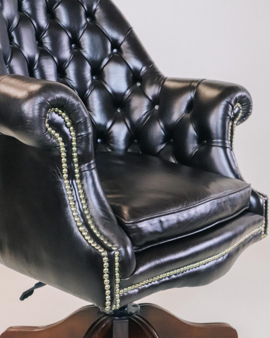 Chesterfield Drehstuhl "Executive Chair" in Old English Smoke ...
