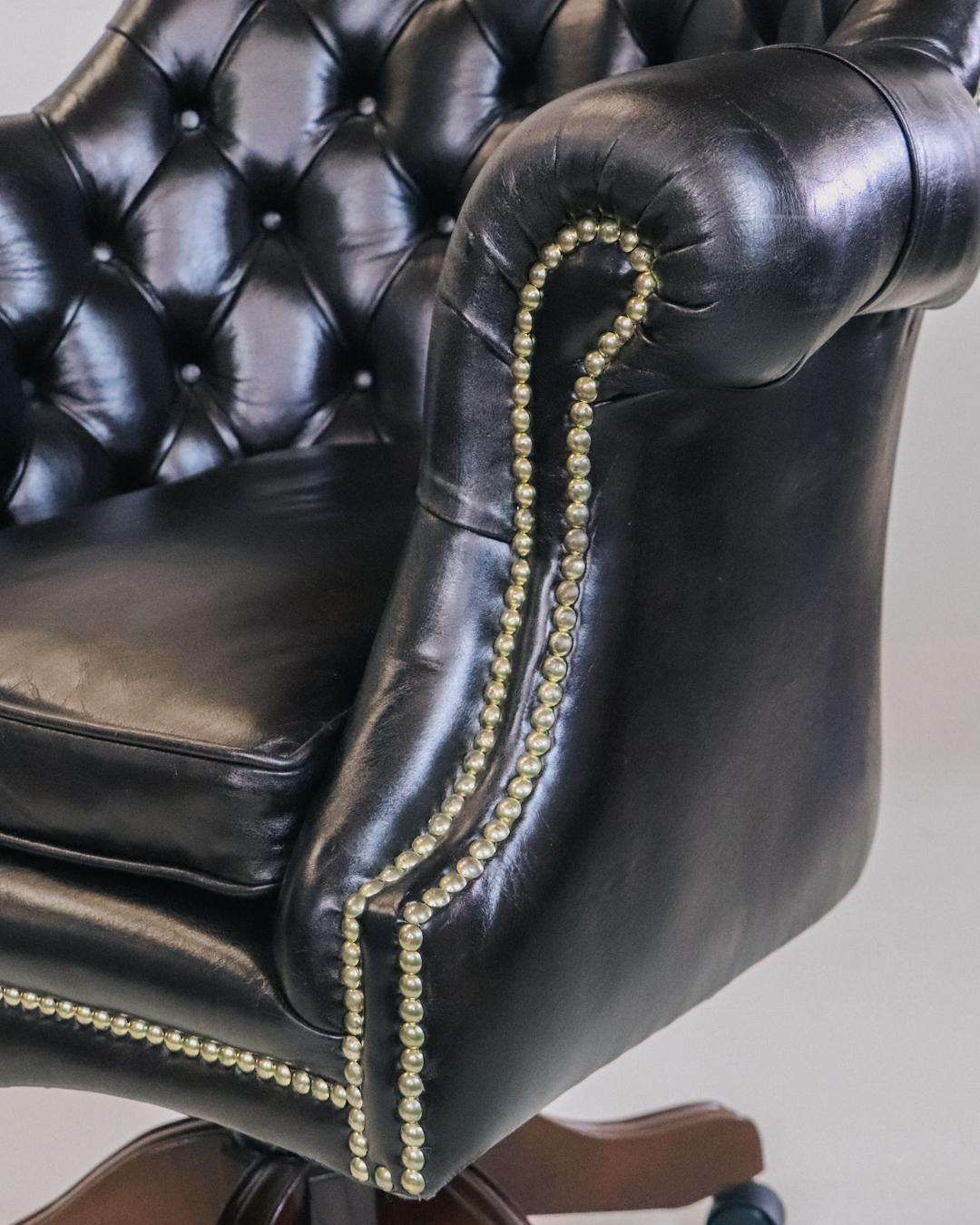 Chesterfield Drehstuhl "Executive Chair" in Old English Smoke ...